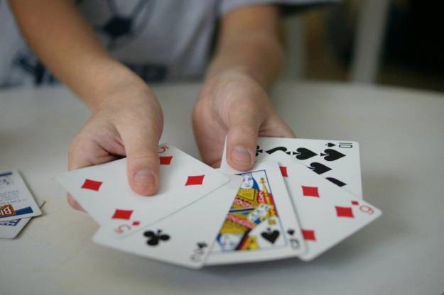 Clip the Queen Trick